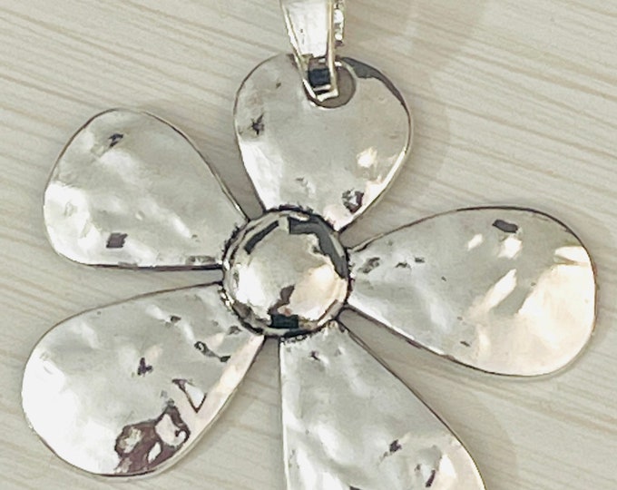 1 Extra Large Silver Flower Pendant - Daisy - Antique Style - Hammered ...