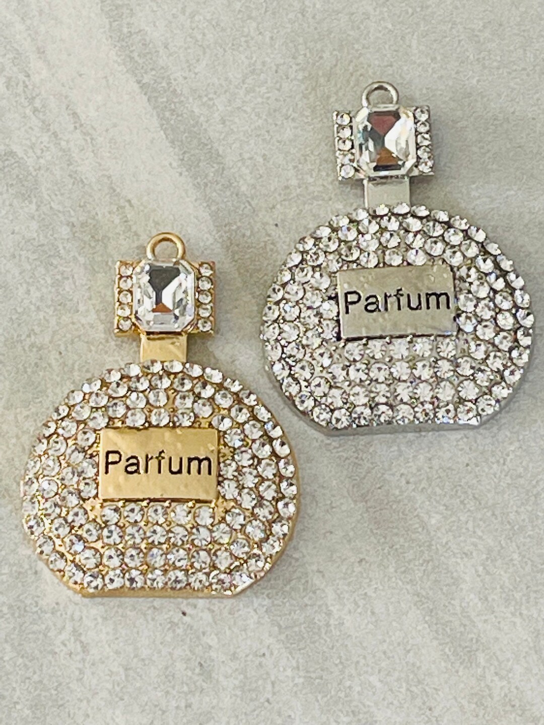 1 DEFECTIVE- IMPERFECT Large Round Clear Mostly Rhinestones and Gold ...