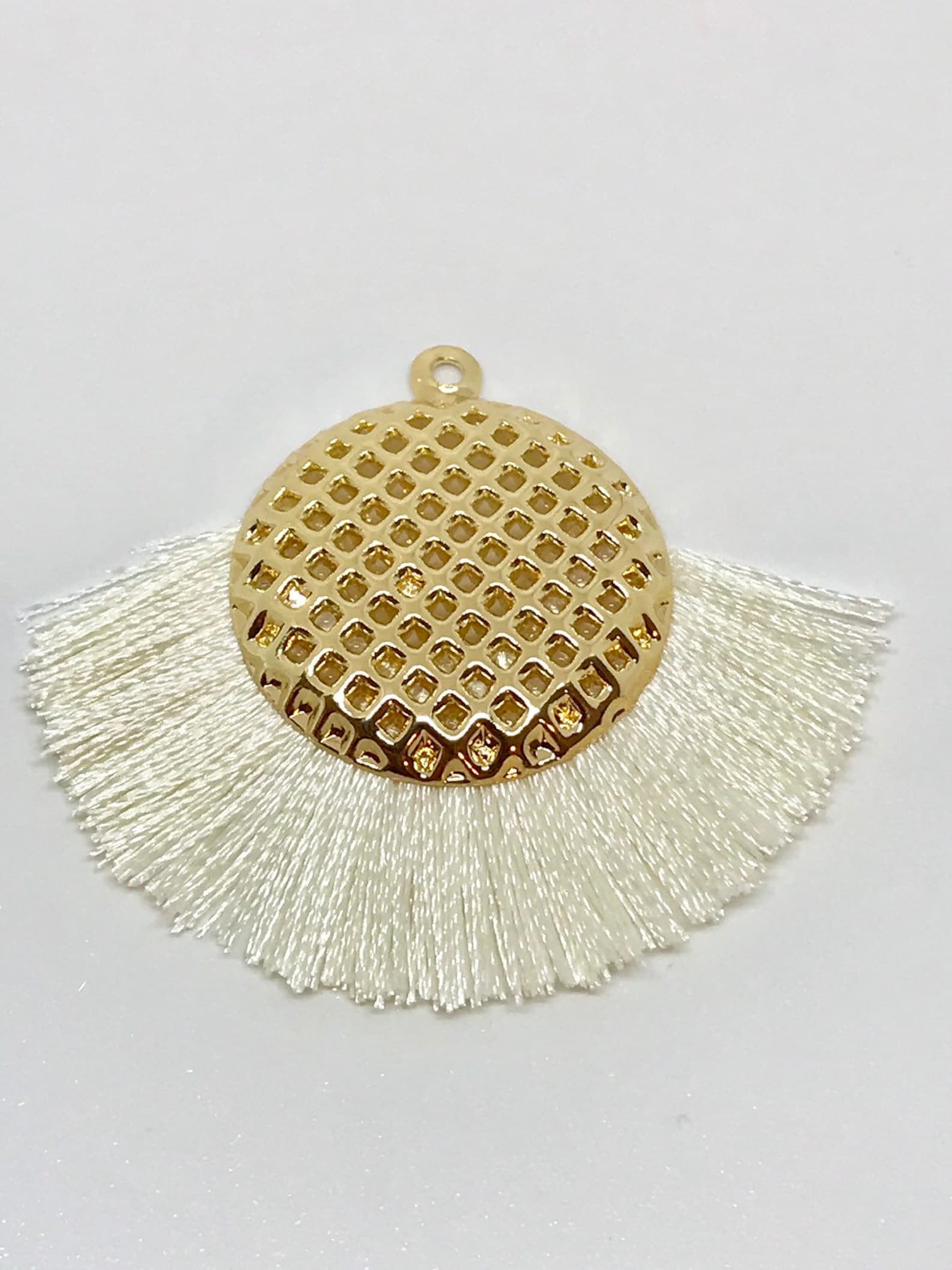 Beautiful fan shaped tassel round center waffle design | Etsy