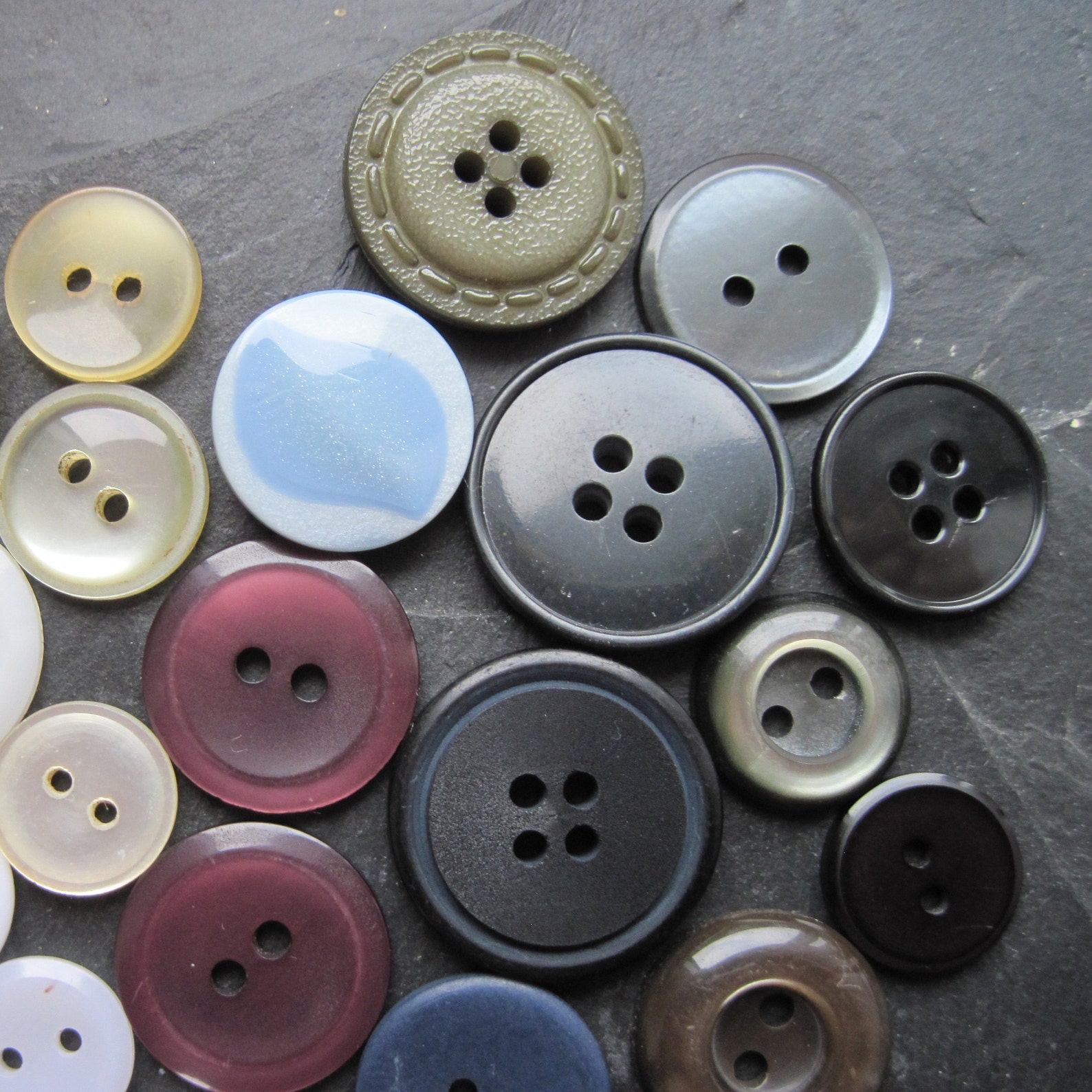 30 Colorful Vintage Buttons Bundle - Etsy