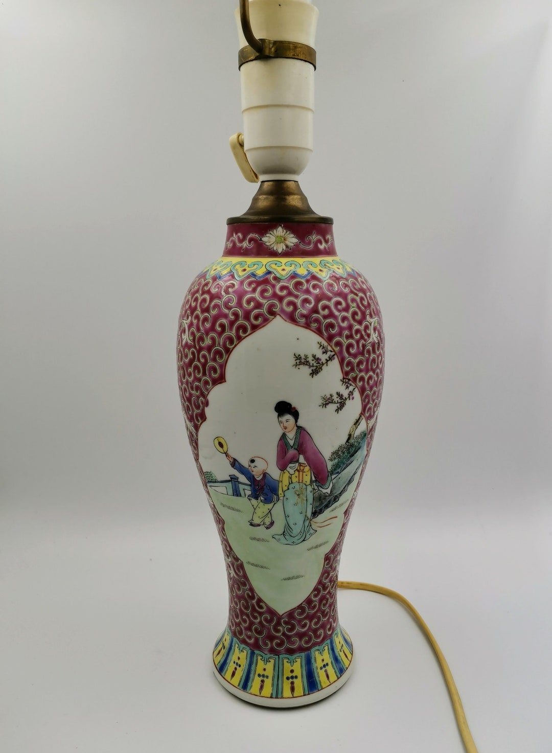 Vintage Mun Shou(famille Rose) Table Lamp Zhongguo Jingdezhen From 1950 ...