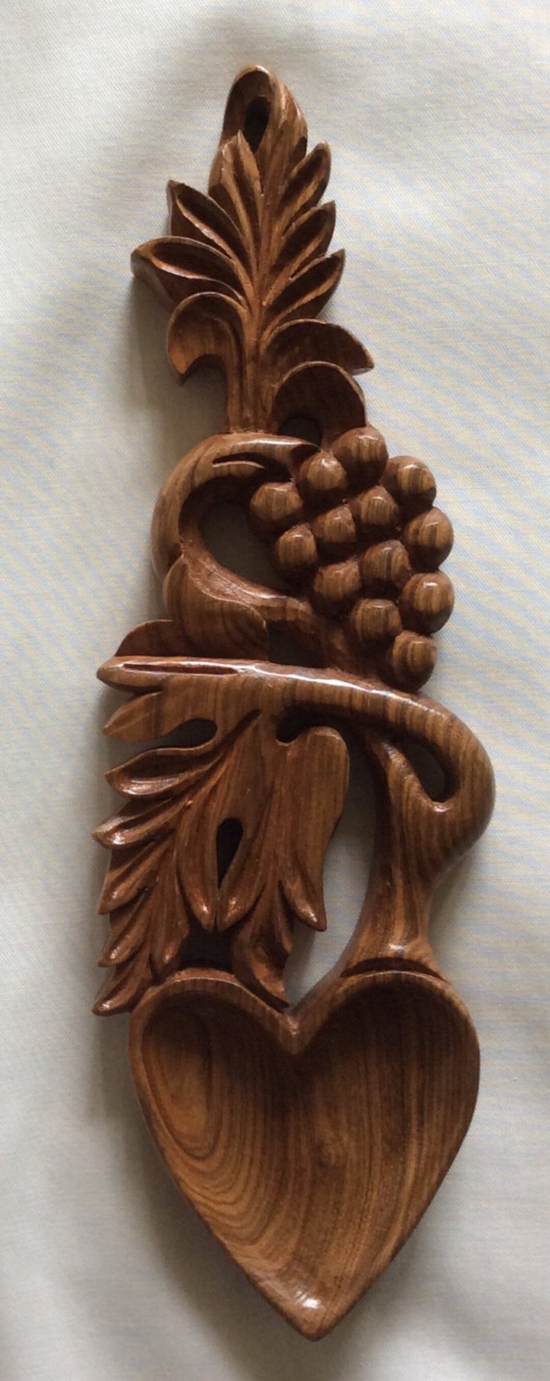 Welsh Love Spoon Vine and Grapes Hand Carved in Olive Wood - Etsy UK