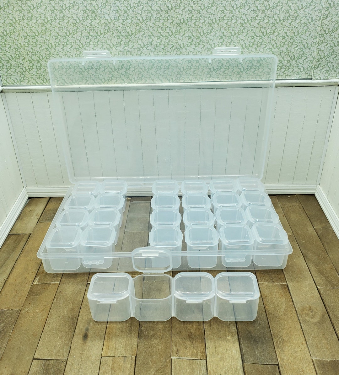 Small Plastic Transparent Storage Organizer Box With 28 Closable Inner ...