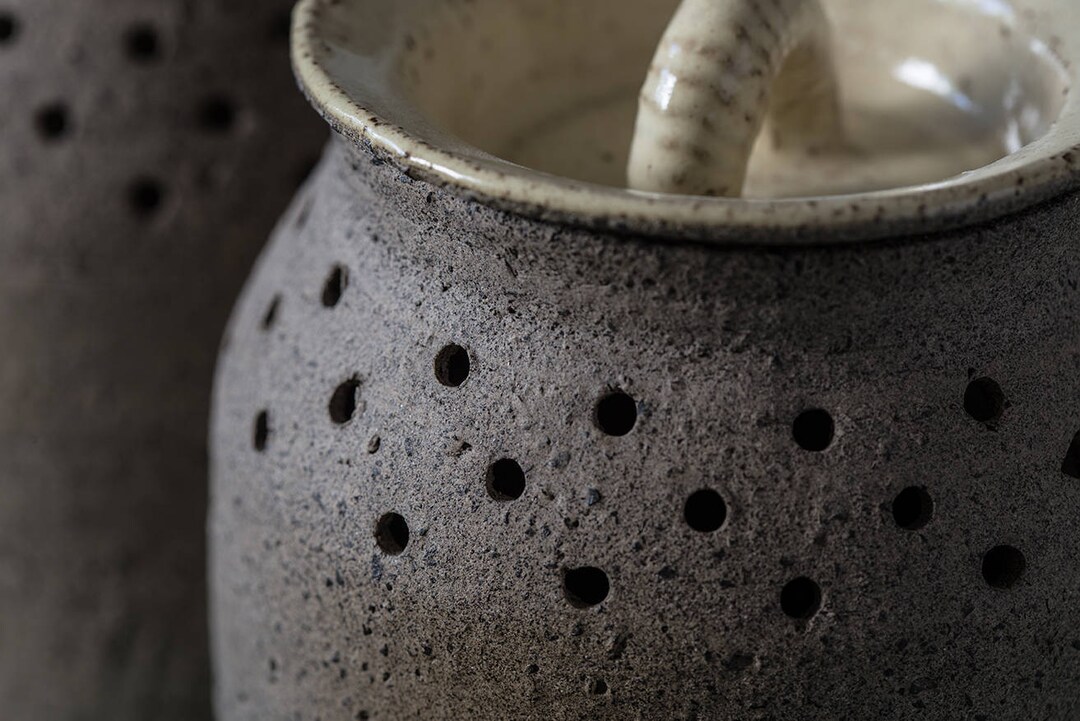 Ceramic Garlic Container, Pottery Garlic Holder With a White Lid ...
