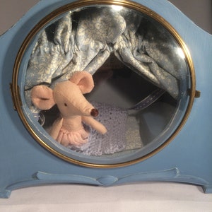 Mouse House in Vintage Mantel Clock With China Tea Set Princess & the ...
