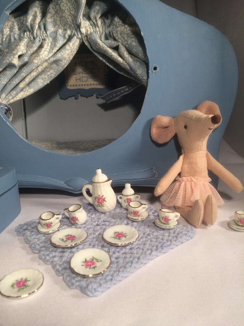 Mouse House in Vintage Mantel Clock With China Tea Set Princess & the ...