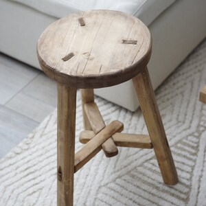 Vintage-style Round Stool Rustic Accent Piece Wood Decor Side Table ...