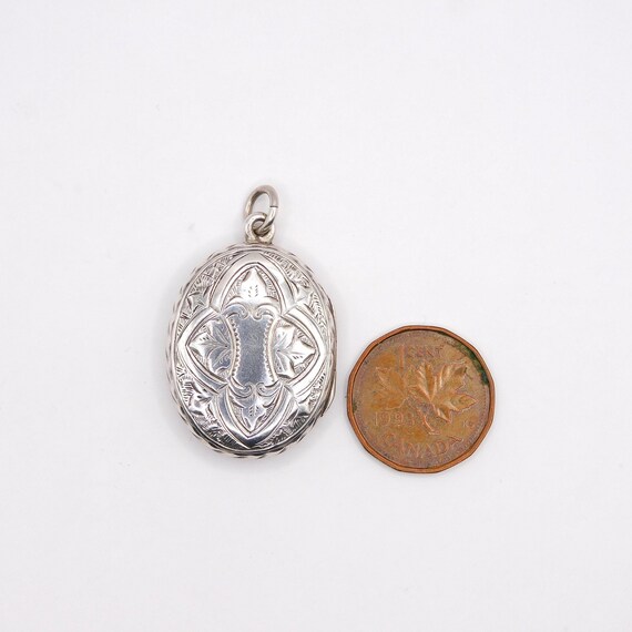 Antique Silver Victorian Engraved Oval Locket. Circa … - Gem