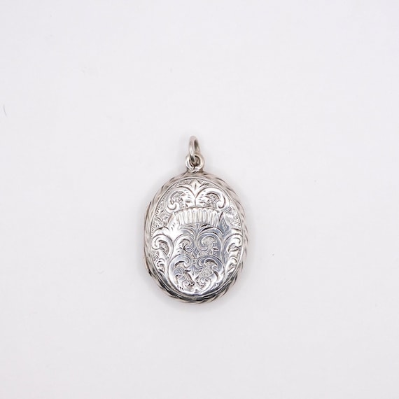 Antique Silver Victorian Engraved Oval Locket. Circa … - Gem