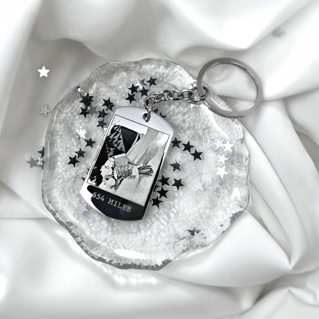 Custom Keychain With Wedding Photo, Couple Portrait Gift for Wedding ...