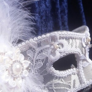 Ivory White Beaded Lace Masquerade Mask With Feathers,winter Masquerade ...