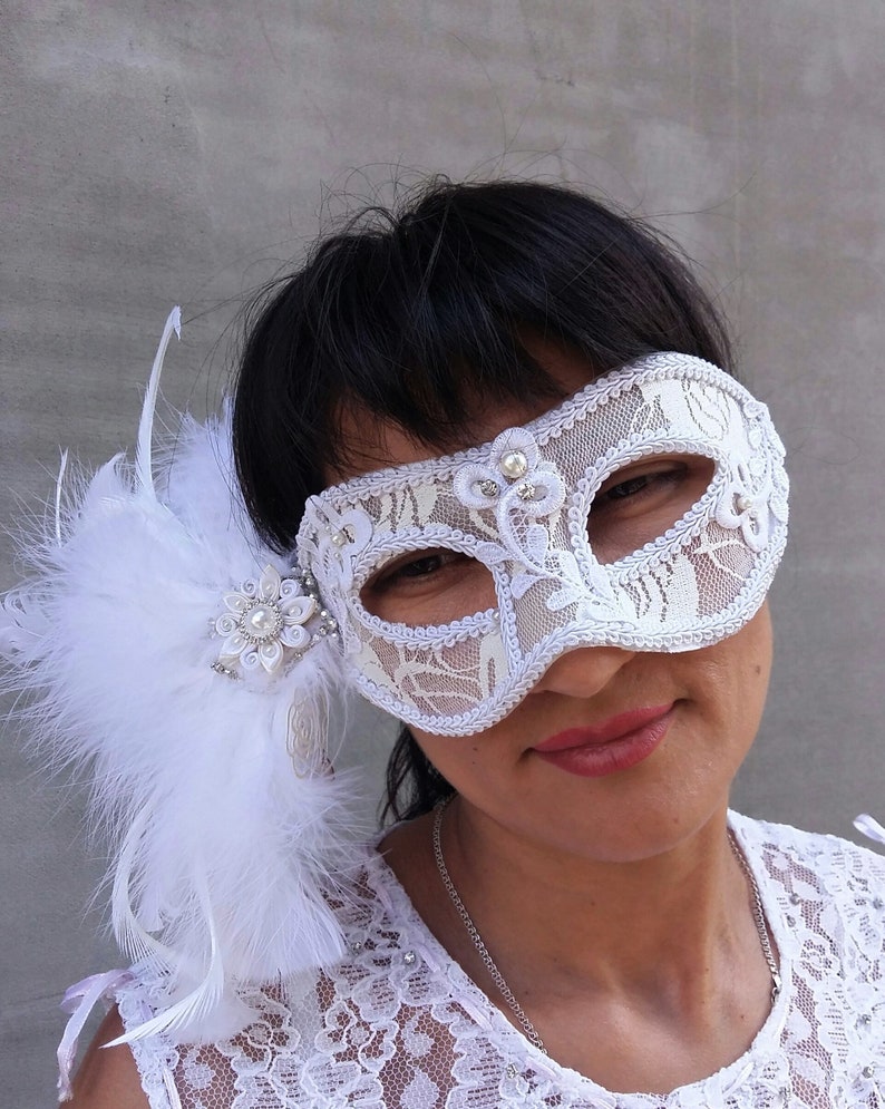 Ivory White Beaded Lace Masquerade Mask With Featherswinter - Etsy