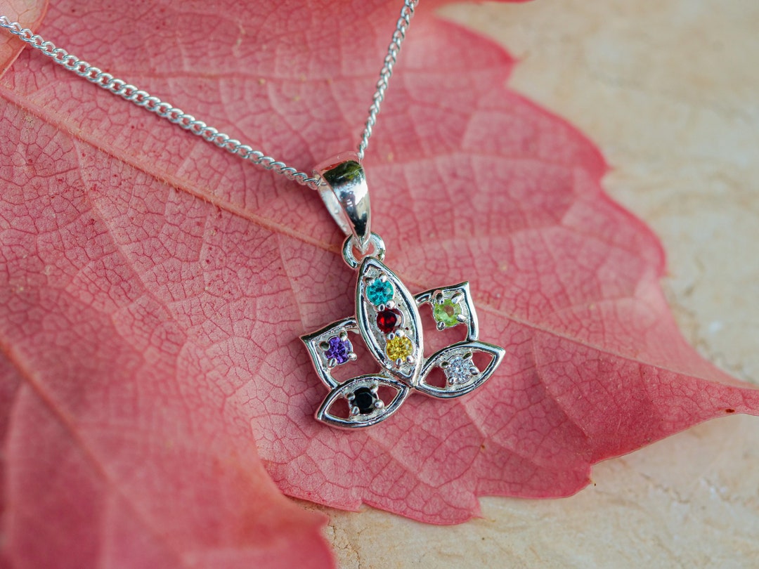 Lotus Chakra Necklace - 7 Chakra Colours Silver Pendant - Zen Hippie ...