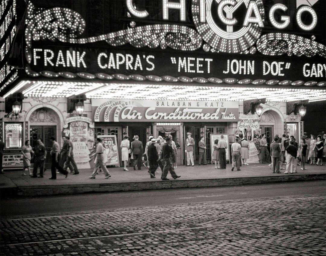 Chicago Theatre Photo: Frank Capra's 'meet John Doe' (1941) - Etsy