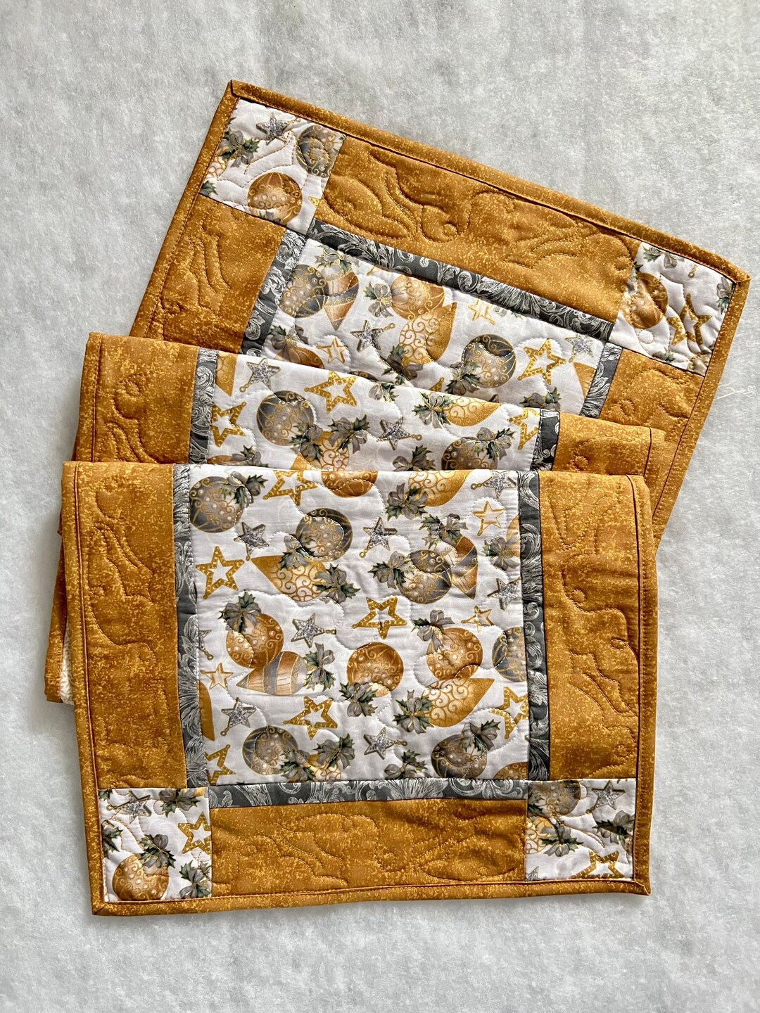 48 Inch Quilted Christmas Ornaments Table Runner,handmade Holiday ...