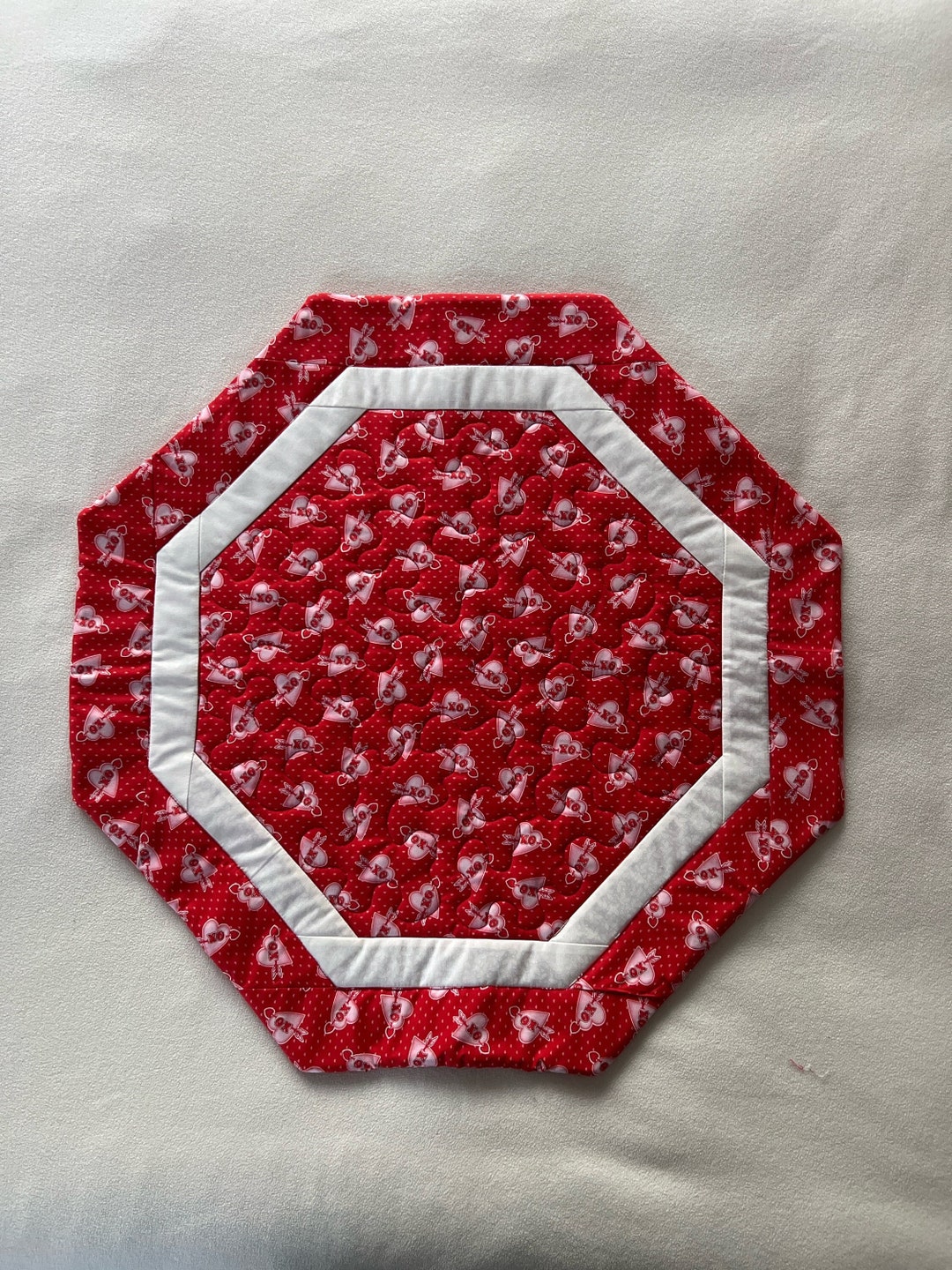 Quilted Valentines Day Octagon Runner, Valentines Day Runner for Round ...