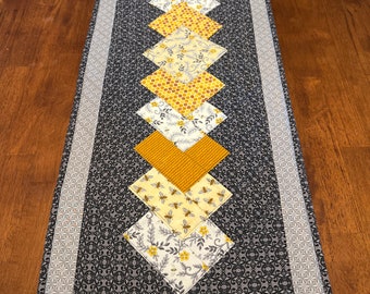 Bee Table Runner - Etsy