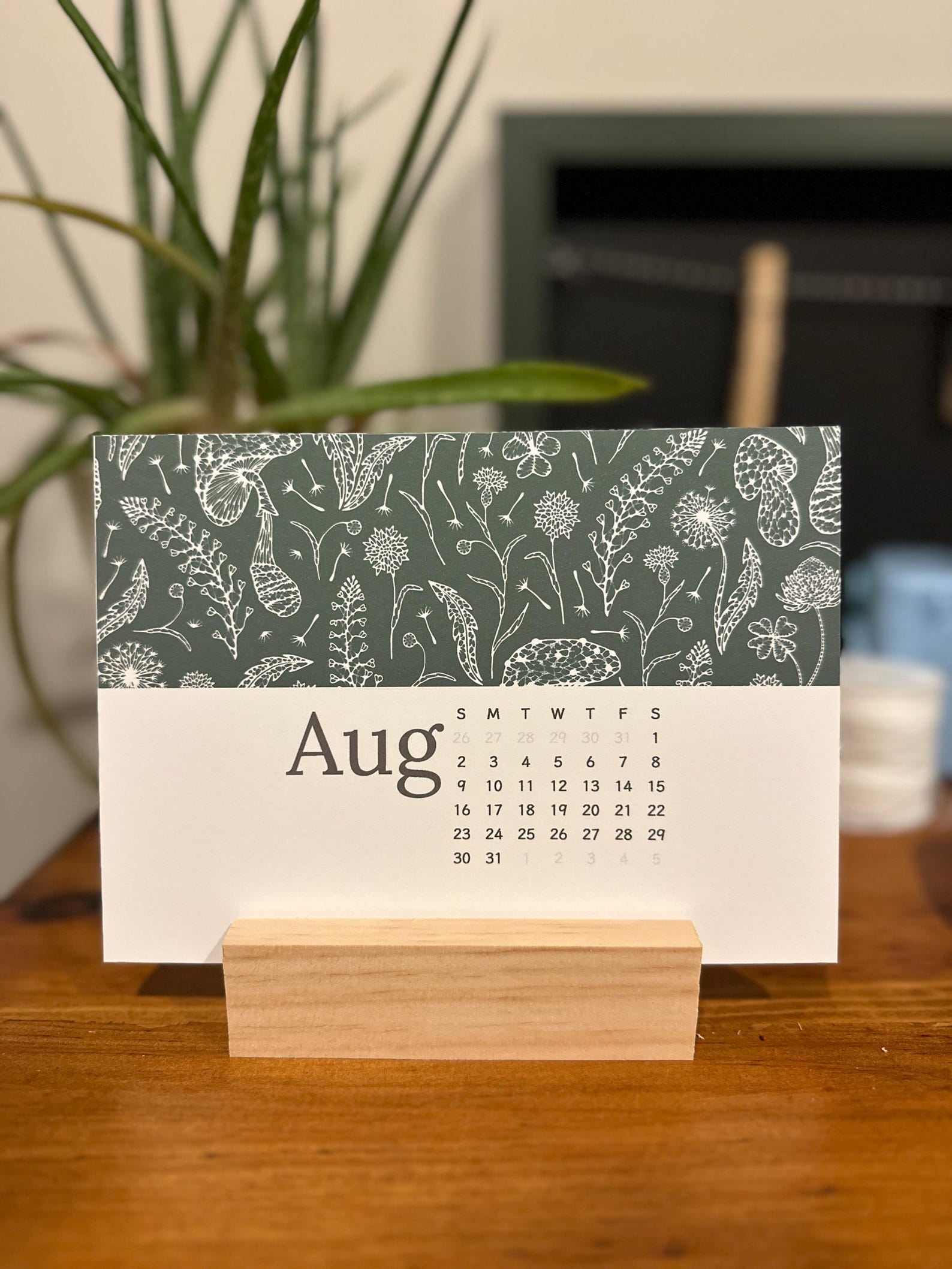 Vintage Botanical 2026 Desk Calendar: Floral Style, Reclaimed Wood ...
