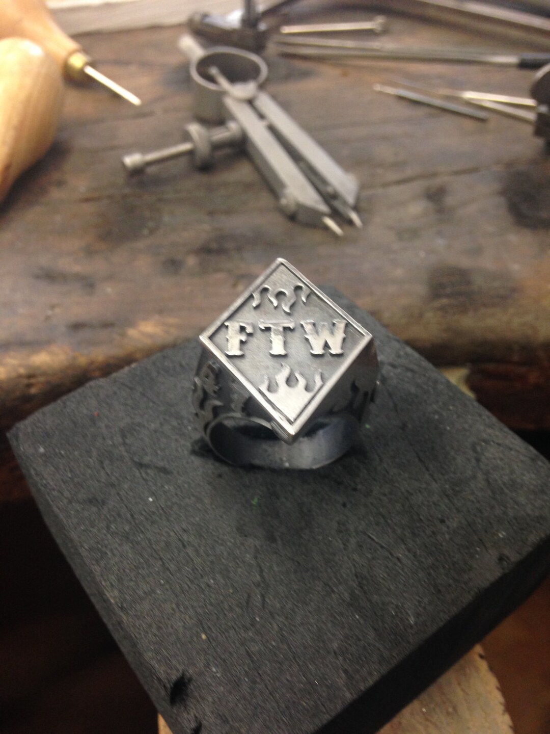 FTW ring bague Argent 925 F the world. ftw LHR Biker - Etsy France