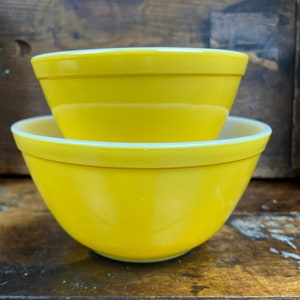 Pyrex YELLOW Mixing Bowls 401 and 402 Size, Two Nesting Batter Bowls ...