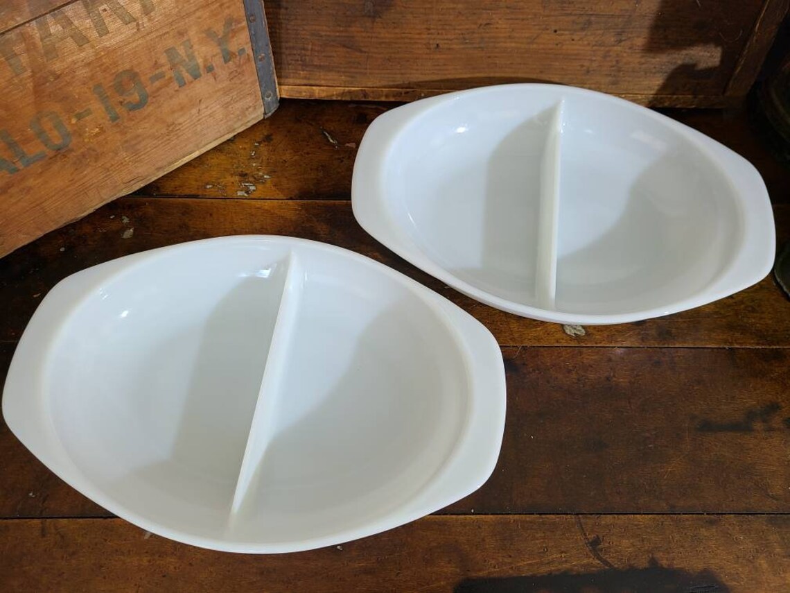 PYREX WHITE Casserole Dish Divided 1063 1 1/2 Quart Rustic | Etsy