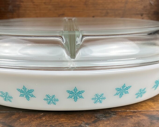 Vintage Pyrex SNOWFLAKE Blue on White Casserole Divided Dish With ...