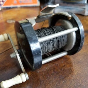 Vintage VIKING V7361 Fishing Reel ~ Rustic Outdoors Fisherman Gift ~ - Etsy