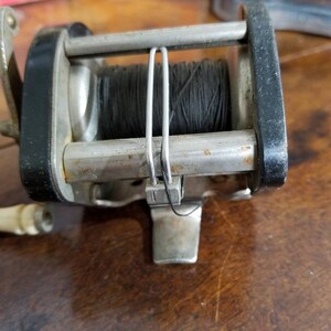 Vintage VIKING V7361 Fishing Reel ~ Rustic Outdoors Fisherman Gift ~ - Etsy