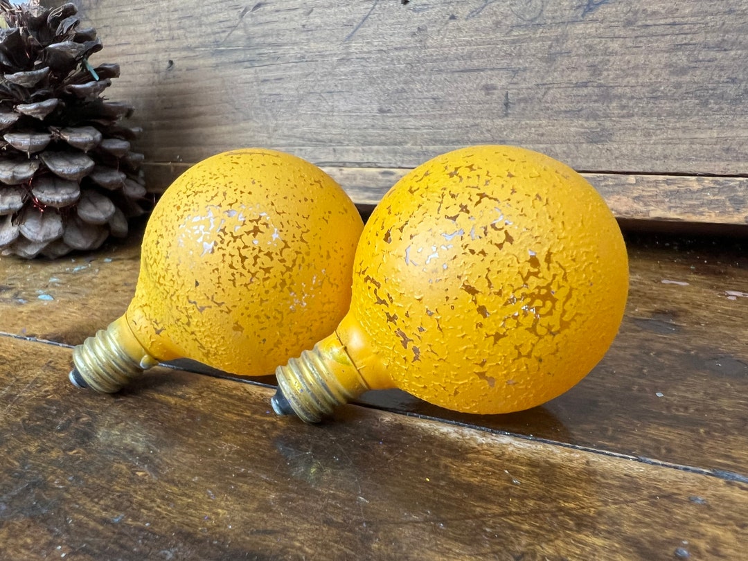 Vintage NOMA Glo-ray Light Bulbs ~YELLOW~ Set of Two ~round Snowball ...