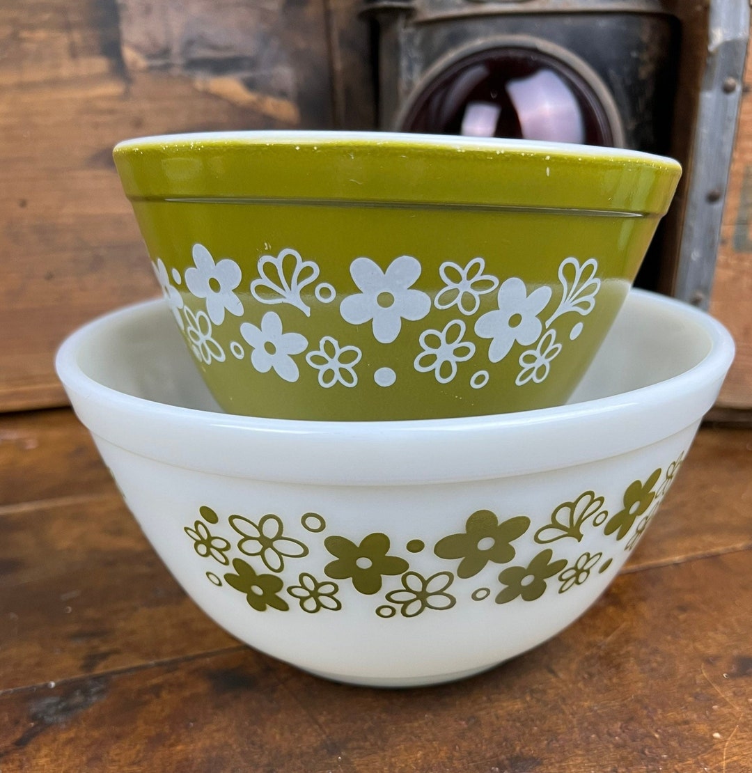 Pyrex CRAZY DAISY Mixing Bowls White 401 402 Avocado Green Nesting ...