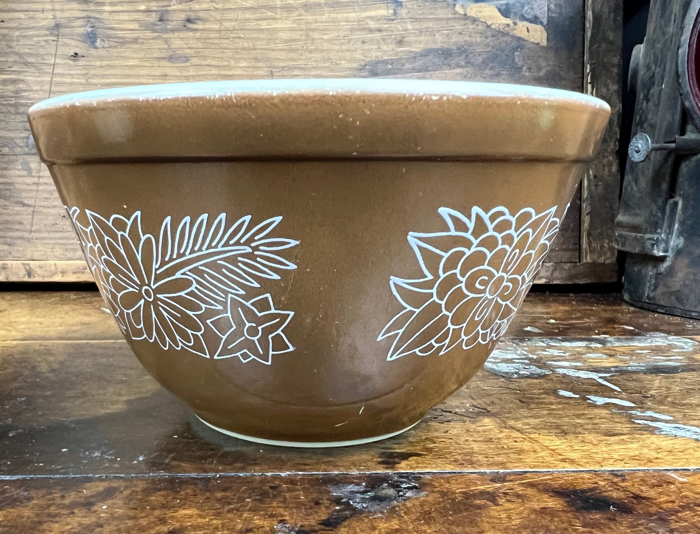 Pyrex WOODLAND Brown Mixing Bowl White Floral Design 401 Nesting Batter ...