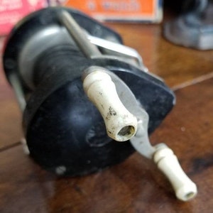 Vintage VIKING V7361 Fishing Reel ~ Rustic Outdoors Fisherman Gift ~ - Etsy