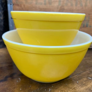 Pyrex YELLOW Mixing Bowls 401 and 402 Size, Two Nesting Batter Bowls ...