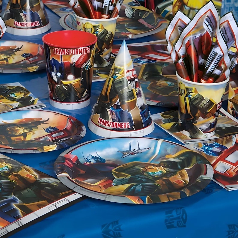 Transformers™ Optimus Prime & Bumblebee Paper Dinner Plates - 8 Cnt ...