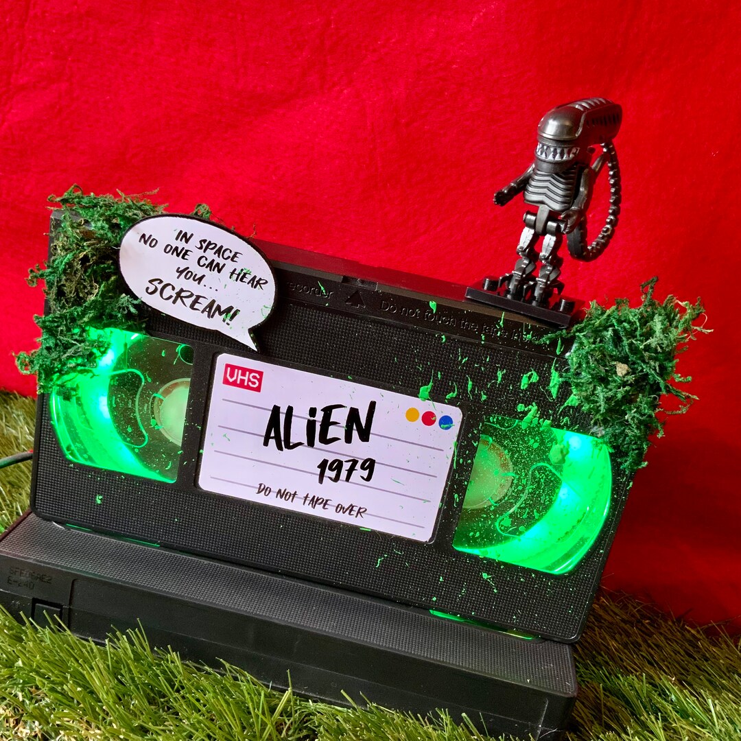 Retro VHS Lamp Alien With Xenomorph and Moss Detail Night - Etsy