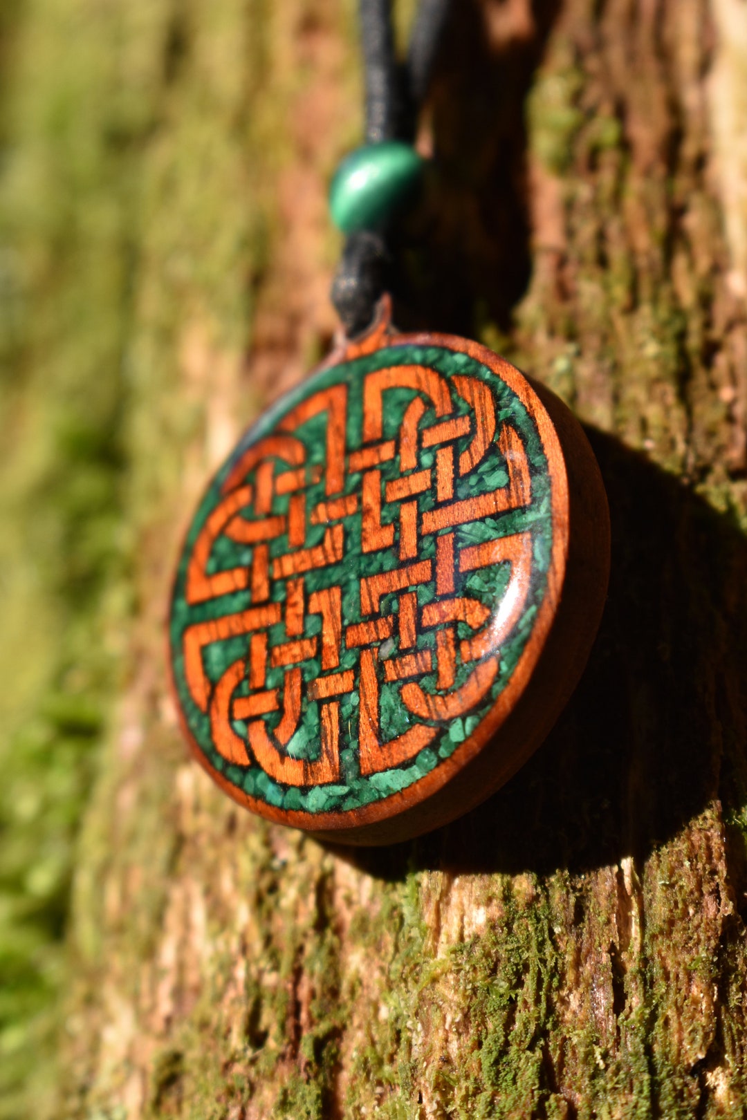 Dara Knot With Malachite - Wood Pendant - Necklace - Etsy