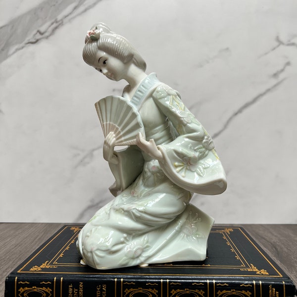 Geisha Figurine - Etsy
