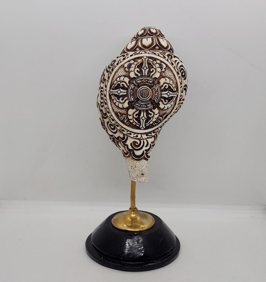 Hand Carved Double Dorjee Ritual Conch Shell Tibetan Buddhist Monk ...