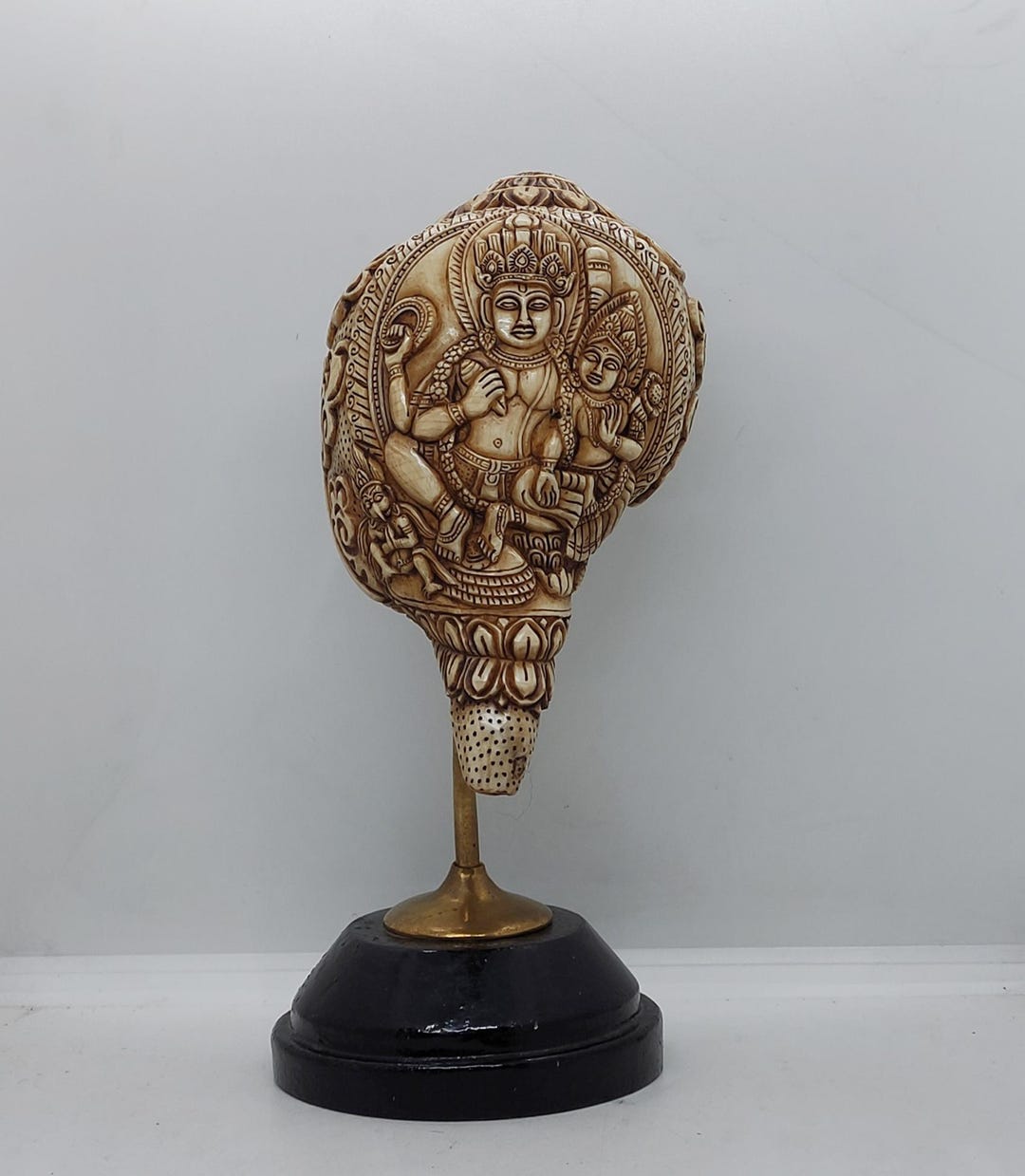 Hand Carved Lakshmi, Vishnu Ritual Conch Shell Sankha Hindu Priest ...
