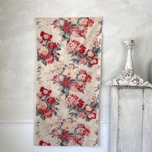 Vintage Fabric French Large Scale Floral Pattern English Cottage Look ...