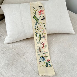 Vintage Chinese or Japanese Embroidery Fabric Silk Embroidered Trim ...