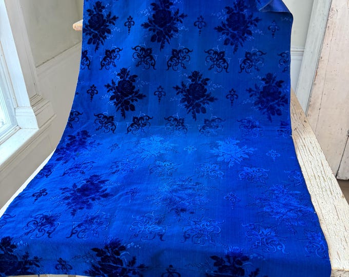 46x28 Late 19th Century French Cobalt Blue Silk Velvet Textile With ...
