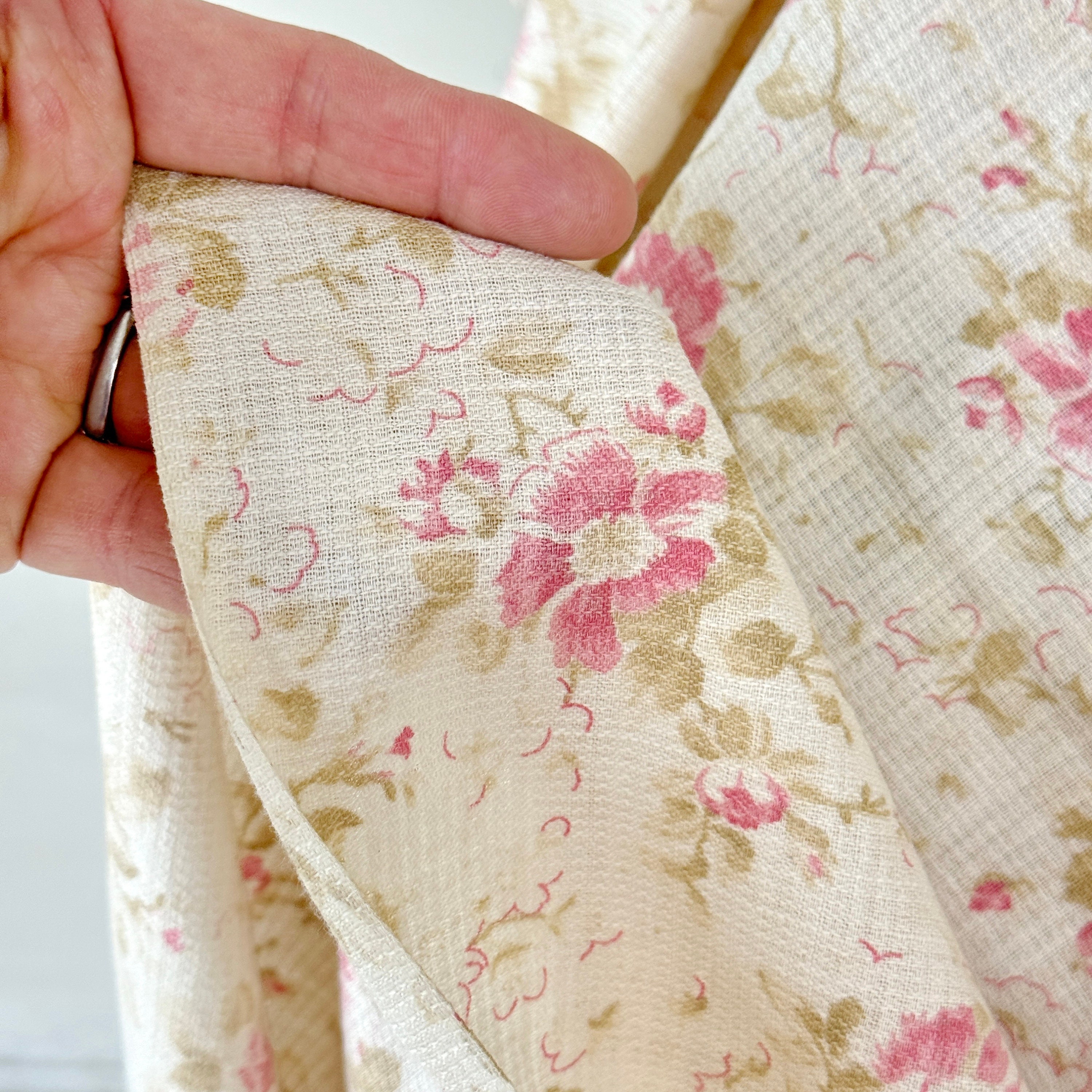73 X 26 1920 Pink Feminine Faded Floral Fabric Cotton American Material ...