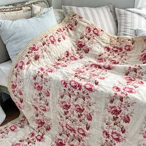 GORGEOUS Faded Floral Fabric Quilt Backed in Patchwork LARGE Queen Size ...