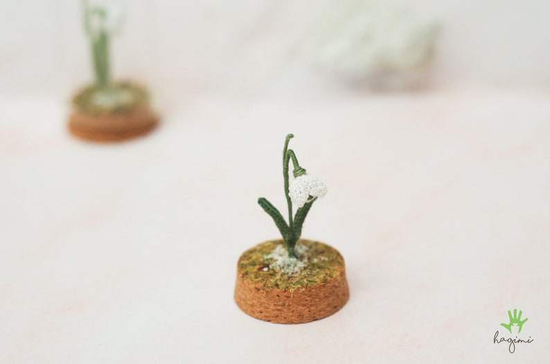 Mini Crochet Snowdrop in Glass Dome, Dollhouse Decor - Etsy