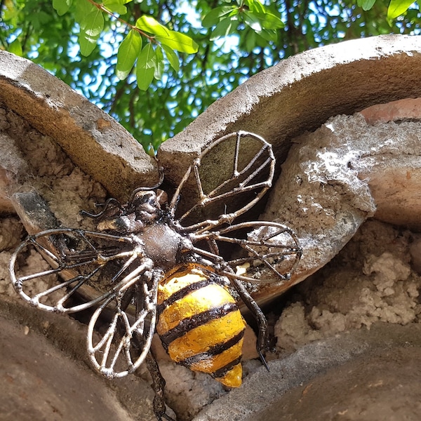 Metal Bee - Etsy