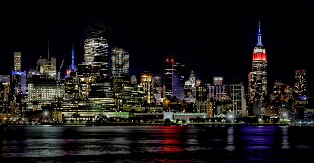 New York City Red White Blue Skyline - America - NYC - Landscape ...