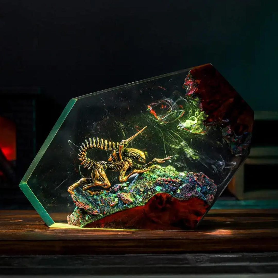 Xe.no.morph Ali.en Space Monster Epoxy Resin Lamp, Resin Art, Night ...