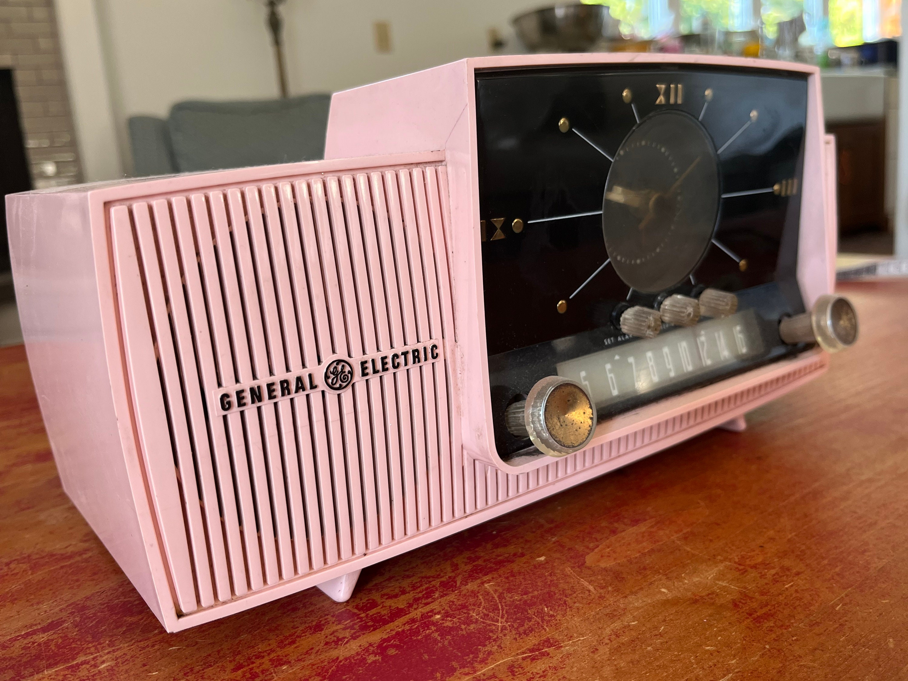 1950s Clock Radio