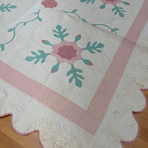 Vintage Handmade Quilt With Pink and Green Floral Vine Pattern and ...